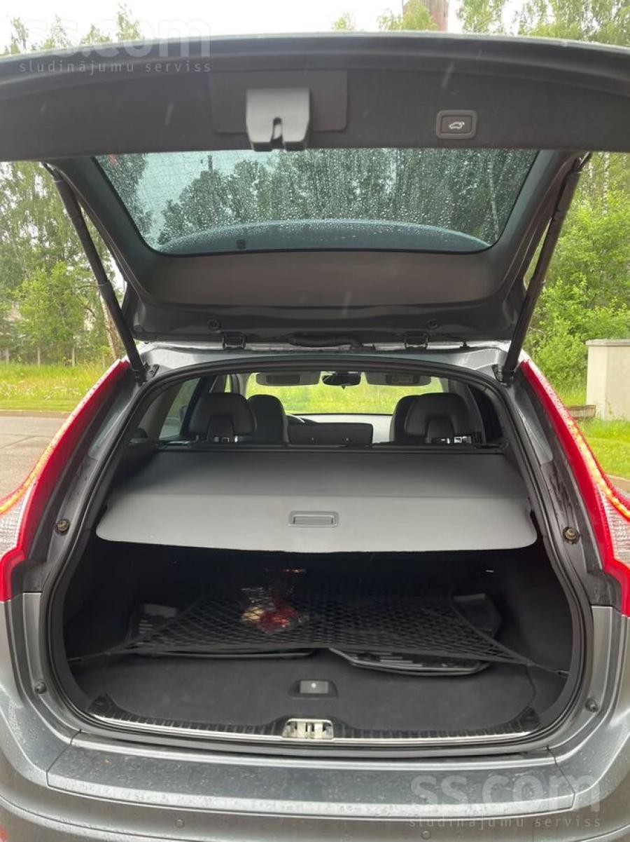 Pelēks Volvo XC60 2016 Rīga, ar dzinēja tilpumu 2.40 L un nobraukumu 205 tūkst. km par 13500 €, foto 12 vietnē AUTOMOTO.COM.LV