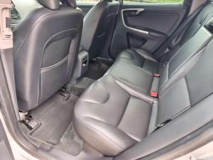 Pelēks Volvo XC60 2016 Šauļi, ar dzinēja tilpumu 2.00 L un nobraukumu 255 tūkst. km par 12650 €, foto 12 vietnē AUTOMOTO.COM.LV