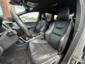 Pelēks Volvo XC60 2016 Utena, ar dzinēja tilpumu 2.40 L un nobraukumu 300 tūkst. km par 14450 €, foto 15 vietnē AUTOMOTO.COM.LV