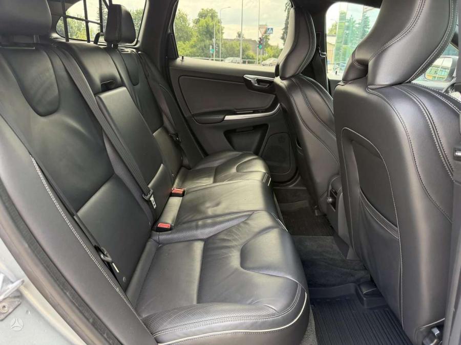 Pelēks Volvo XC60 2016 Utena, ar dzinēja tilpumu 2.40 L un nobraukumu 300 tūkst. km par 14450 €, foto 20 vietnē AUTOMOTO.COM.LV