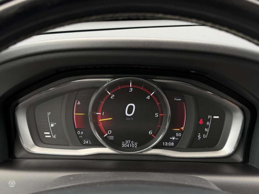 Pelēks Volvo XC60 2016 Utena, ar dzinēja tilpumu 2.40 L un nobraukumu 300 tūkst. km par 14450 €, foto 24 vietnē AUTOMOTO.COM.LV