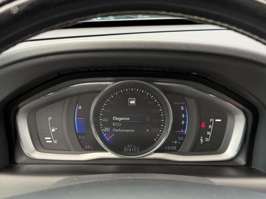 Pelēks Volvo XC60 2016 Utena, ar dzinēja tilpumu 2.40 L un nobraukumu 300 tūkst. km par 14450 €, foto 25 vietnē AUTOMOTO.COM.LV