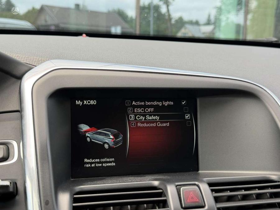 Pelēks Volvo XC60 2016 Utena, ar dzinēja tilpumu 2.40 L un nobraukumu 300 tūkst. km par 14450 €, foto 29 vietnē AUTOMOTO.COM.LV