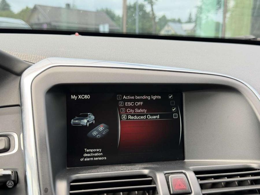 Pelēks Volvo XC60 2016 Utena, ar dzinēja tilpumu 2.40 L un nobraukumu 300 tūkst. km par 14450 €, foto 30 vietnē AUTOMOTO.COM.LV