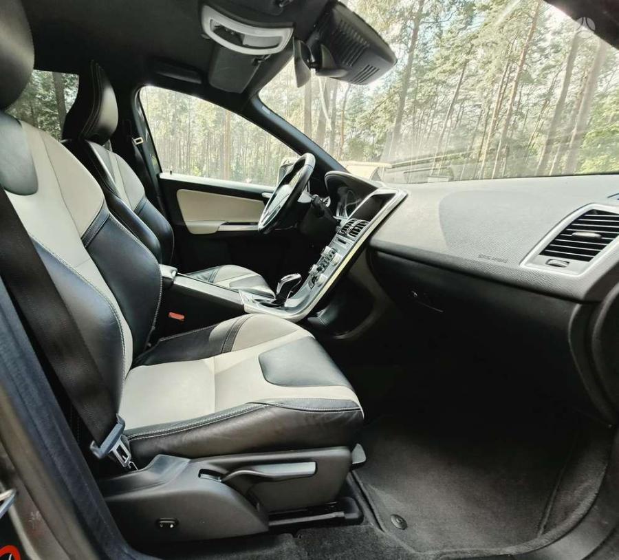 Pelēks Volvo XC60 2016 Viļņa, ar dzinēja tilpumu 2.40 L un nobraukumu 222 tūkst. km par 14850 €, foto 22 vietnē AUTOMOTO.COM.LV