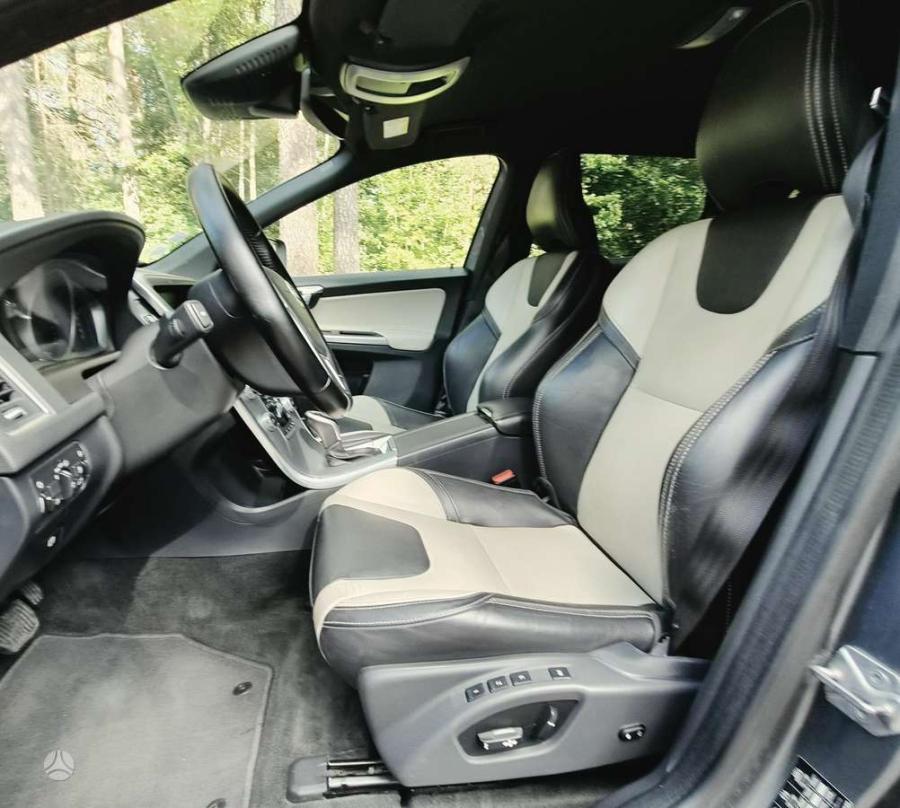 Pelēks Volvo XC60 2016 Viļņa, ar dzinēja tilpumu 2.40 L un nobraukumu 222 tūkst. km par 14850 €, foto 23 vietnē AUTOMOTO.COM.LV