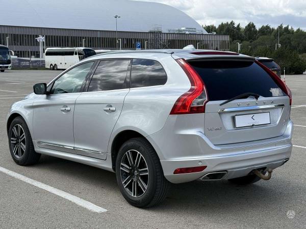 Grey Volvo XC60 2016 in Siauliai, with an engine capacity of 2.40 L and mileage of 298 thousand km for 13600 €, photo 3 on AUTOMOTO.COM.LV