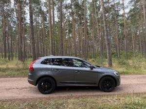 Grey Volvo XC60 2016 in Riga, with an engine capacity of 2.40 L and mileage of 205 thousand km for 11490 €, photo 4 on AUTOMOTO.COM.LV