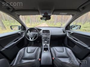 Grey Volvo XC60 2016 in Riga, with an engine capacity of 2.40 L and mileage of 205 thousand km for 11490 €, photo 9 on AUTOMOTO.COM.LV