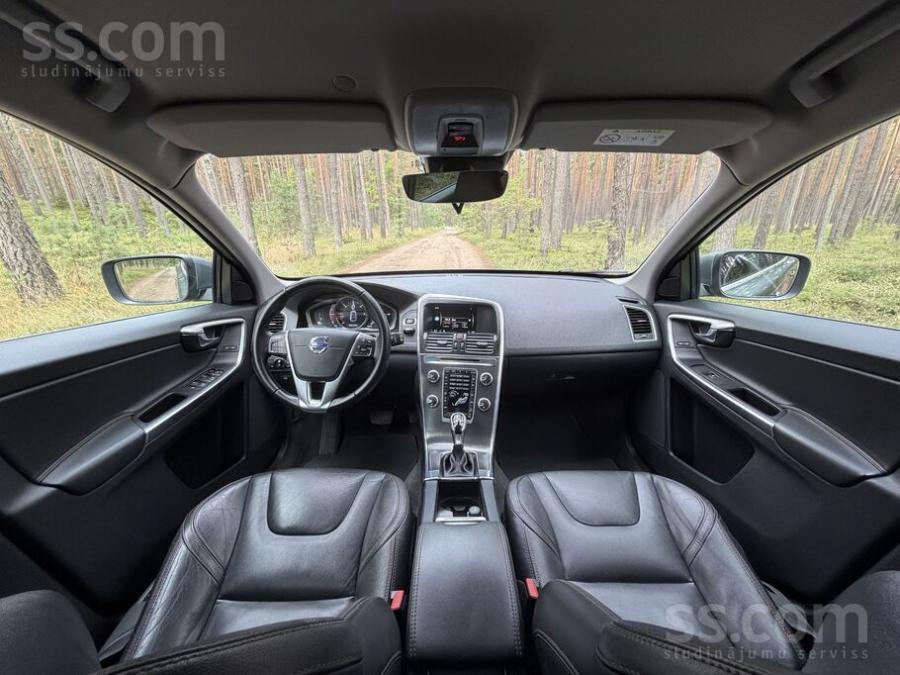Grey Volvo XC60 2016 in Riga, with an engine capacity of 2.40 L and mileage of 205 thousand km for 11490 €, photo 9 on AUTOMOTO.COM.LV