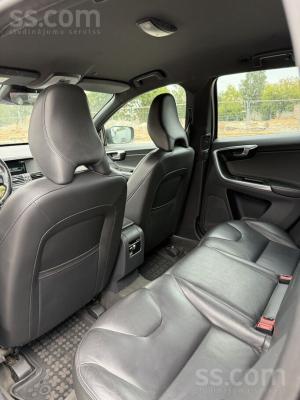 Grey Volvo XC60 2016 in Riga, with an engine capacity of 2.00 L and mileage of 189 thousand km for 10000 €, photo 13 on AUTOMOTO.COM.LV