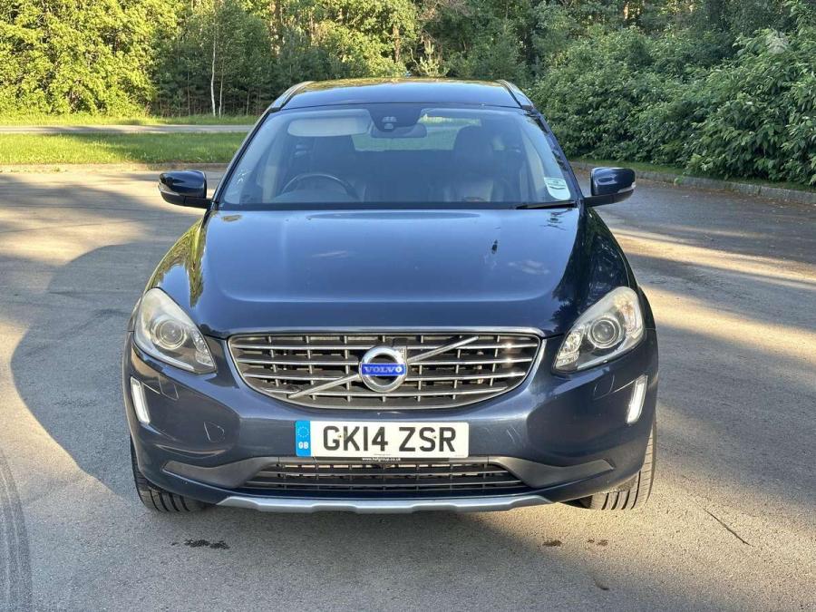 Grey Volvo XC60 2016 in Pakruojis, with an engine capacity of 2.40 L and mileage of 278 thousand km for 4800 €, photo 3 on AUTOMOTO.COM.LV
