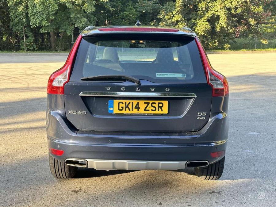 Grey Volvo XC60 2016 in Pakruojis, with an engine capacity of 2.40 L and mileage of 278 thousand km for 4800 €, photo 7 on AUTOMOTO.COM.LV