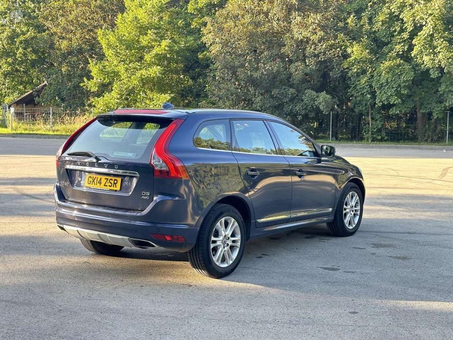 Grey Volvo XC60 2016 in Pakruojis, with an engine capacity of 2.40 L and mileage of 278 thousand km for 4800 €, photo 8 on AUTOMOTO.COM.LV