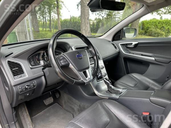 Pelēks Volvo XC60 2016 Rīga, ar dzinēja tilpumu 2.00 L un nobraukumu 0 tūkst. km par 10500 €, foto 9 vietnē AUTOMOTO.COM.LV