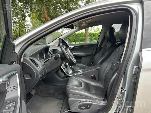 Pelēks Volvo XC60 2016 Rīga, ar dzinēja tilpumu 2.00 L un nobraukumu 0 tūkst. km par 10500 €, foto 10 vietnē AUTOMOTO.COM.LV