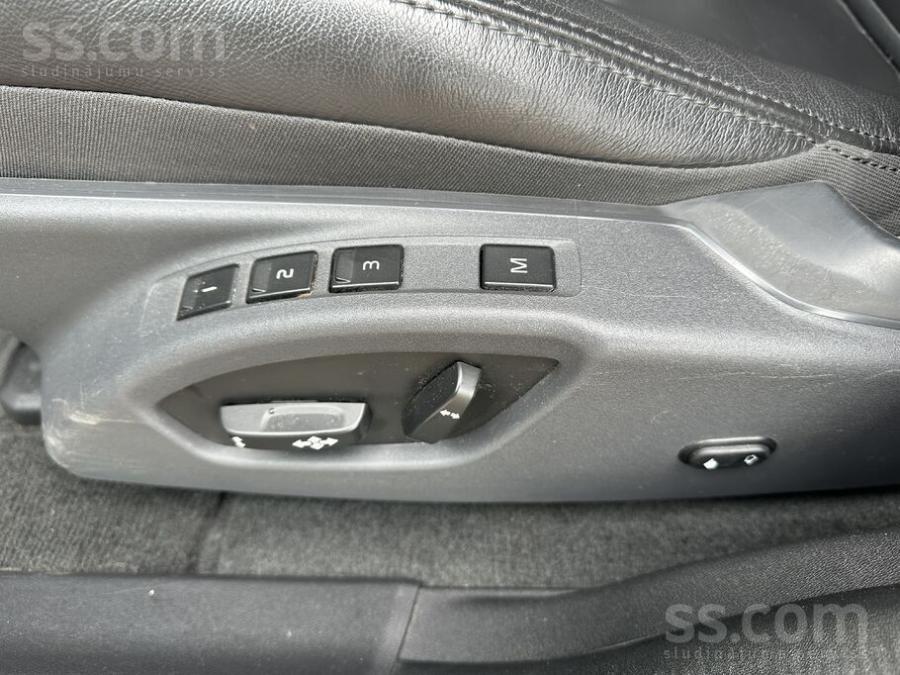 Pelēks Volvo XC60 2016 Rīga, ar dzinēja tilpumu 2.00 L un nobraukumu 0 tūkst. km par 10500 €, foto 13 vietnē AUTOMOTO.COM.LV
