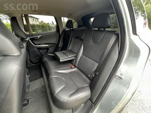 Pelēks Volvo XC60 2016 Rīga, ar dzinēja tilpumu 2.00 L un nobraukumu 0 tūkst. km par 10500 €, foto 15 vietnē AUTOMOTO.COM.LV
