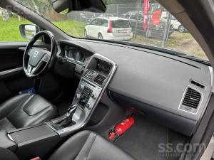 Pelēks Volvo XC60 2016 Rīga, ar dzinēja tilpumu 2.00 L un nobraukumu 0 tūkst. km par 10500 €, foto 21 vietnē AUTOMOTO.COM.LV