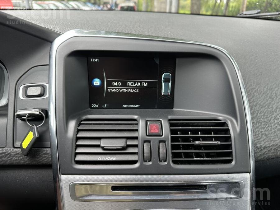 Pelēks Volvo XC60 2016 Rīga, ar dzinēja tilpumu 2.00 L un nobraukumu 0 tūkst. km par 10500 €, foto 27 vietnē AUTOMOTO.COM.LV
