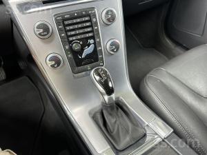 Pelēks Volvo XC60 2016 Rīga, ar dzinēja tilpumu 2.00 L un nobraukumu 0 tūkst. km par 10500 €, foto 28 vietnē AUTOMOTO.COM.LV