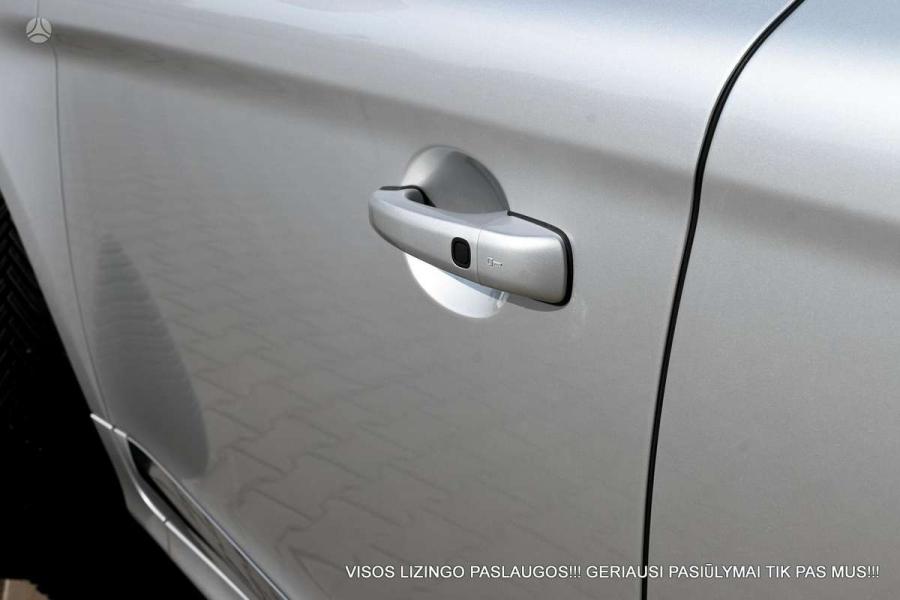 Grey Volvo XC60 2016 in Kretinga, with an engine capacity of 2.50 L and mileage of 219 thousand km for 12999 €, photo 13 on AUTOMOTO.COM.LV