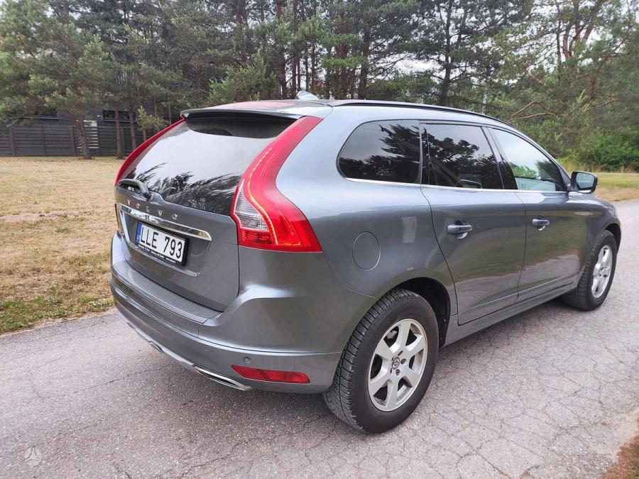 Pelēks Volvo XC60 2016 Viļņa, ar dzinēja tilpumu 2.40 L un nobraukumu 125 tūkst. km par 14100 €, foto 8 vietnē AUTOMOTO.COM.LV
