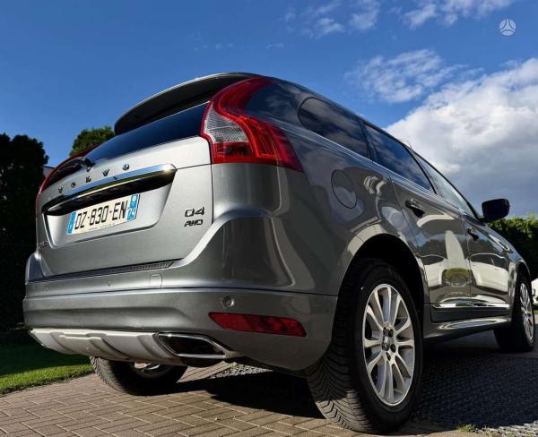 Grey Volvo XC60 2016 in Kaunas, with an engine capacity of 2.40 L and mileage of 262 thousand km for 14850 €, photo 4 on AUTOMOTO.COM.LV