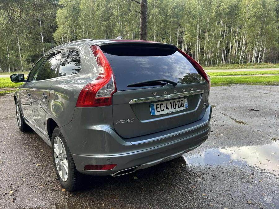 Pelēks Volvo XC60 2016 Tauragė, ar dzinēja tilpumu 2.40 L un nobraukumu 300 tūkst. km par 12450 €, foto 8 vietnē AUTOMOTO.COM.LV