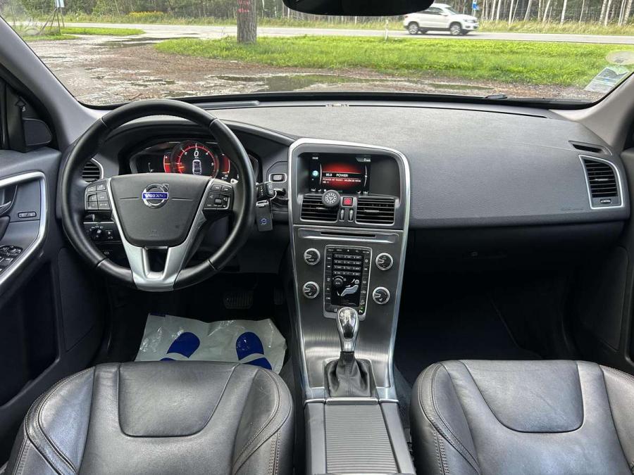Pelēks Volvo XC60 2016 Tauragė, ar dzinēja tilpumu 2.40 L un nobraukumu 300 tūkst. km par 12450 €, foto 12 vietnē AUTOMOTO.COM.LV