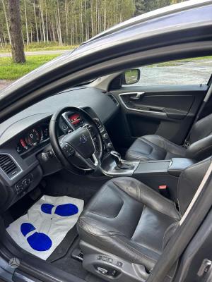 Pelēks Volvo XC60 2016 Tauragė, ar dzinēja tilpumu 2.40 L un nobraukumu 300 tūkst. km par 12450 €, foto 13 vietnē AUTOMOTO.COM.LV