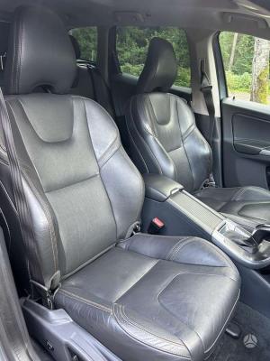 Pelēks Volvo XC60 2016 Tauragė, ar dzinēja tilpumu 2.40 L un nobraukumu 300 tūkst. km par 12450 €, foto 18 vietnē AUTOMOTO.COM.LV