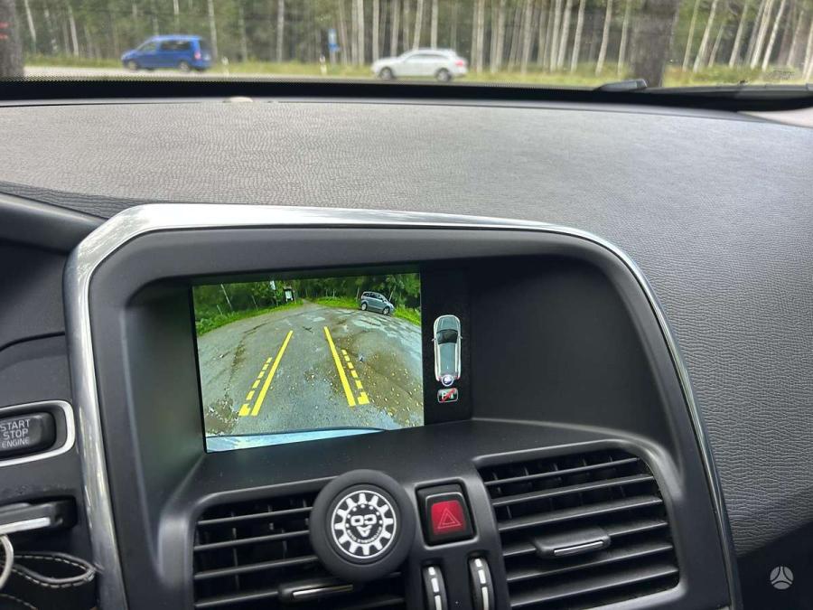 Pelēks Volvo XC60 2016 Tauragė, ar dzinēja tilpumu 2.40 L un nobraukumu 300 tūkst. km par 12450 €, foto 24 vietnē AUTOMOTO.COM.LV