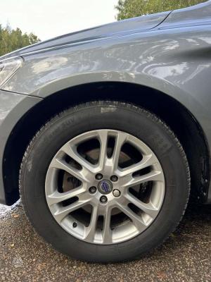 Pelēks Volvo XC60 2016 Tauragė, ar dzinēja tilpumu 2.40 L un nobraukumu 300 tūkst. km par 12450 €, foto 34 vietnē AUTOMOTO.COM.LV
