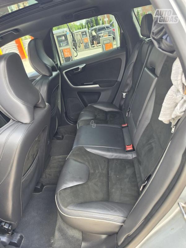 Grey Volvo XC60 2016 in Klaipeda, with an engine capacity of 2.40 L and mileage of 265 thousand km for 11800 €, photo 3 on AUTOMOTO.COM.LV