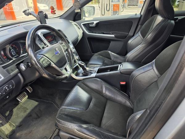 Grey Volvo XC60 2016 in Klaipeda, with an engine capacity of 2.40 L and mileage of 265 thousand km for 11800 €, photo 7 on AUTOMOTO.COM.LV
