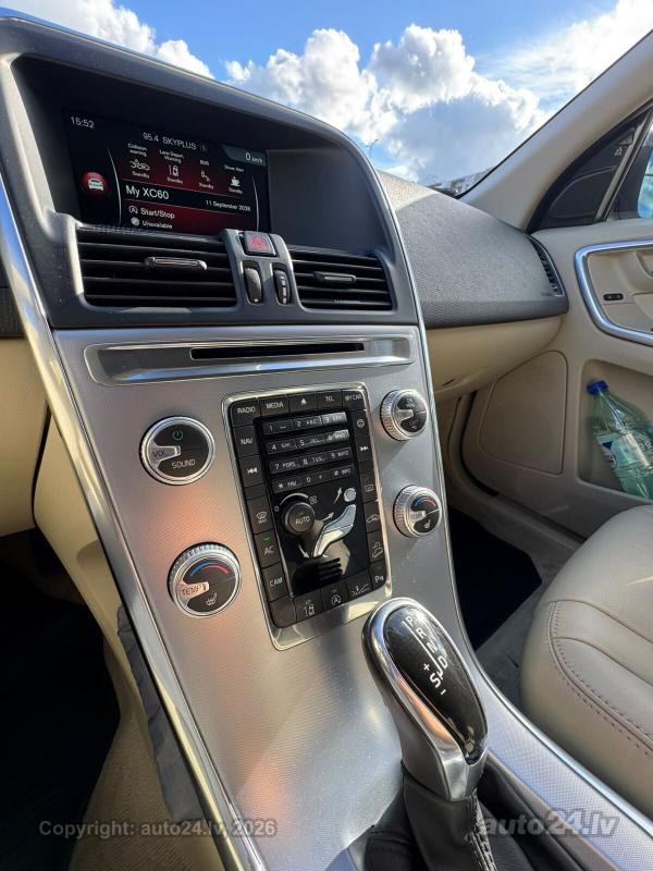 Pelēks Volvo XC60 2016 Saue, ar dzinēja tilpumu 2.40 L un nobraukumu 199 tūkst. km par 16500 €, foto 11 vietnē AUTOMOTO.COM.LV