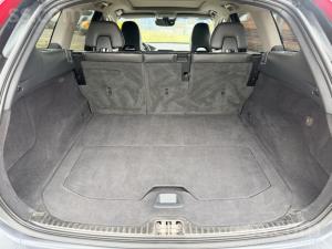 Grey Volvo XC60 2016 in Riga, with an engine capacity of 2.40 L and mileage of 195 thousand km for 15995 €, photo 6 on AUTOMOTO.COM.LV