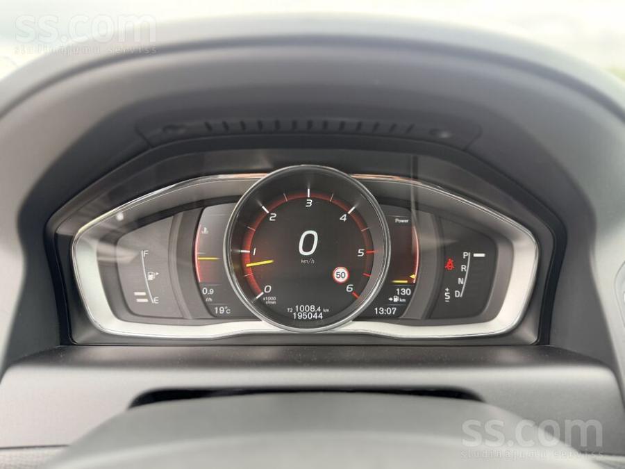 Grey Volvo XC60 2016 in Riga, with an engine capacity of 2.40 L and mileage of 195 thousand km for 15995 €, photo 21 on AUTOMOTO.COM.LV