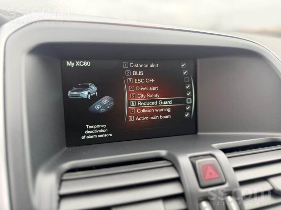 Grey Volvo XC60 2016 in Riga, with an engine capacity of 2.40 L and mileage of 195 thousand km for 15995 €, photo 27 on AUTOMOTO.COM.LV