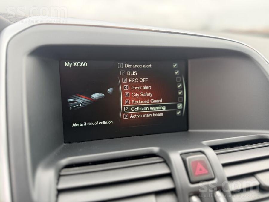 Grey Volvo XC60 2016 in Riga, with an engine capacity of 2.40 L and mileage of 195 thousand km for 15995 €, photo 28 on AUTOMOTO.COM.LV