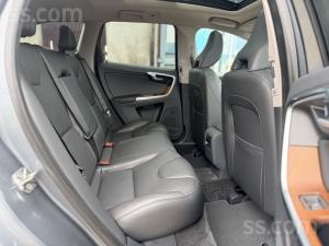 Grey Volvo XC60 2016 in Riga, with an engine capacity of 2.40 L and mileage of 195 thousand km for 15995 €, photo 31 on AUTOMOTO.COM.LV
