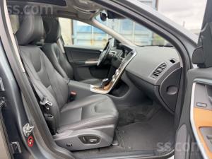 Grey Volvo XC60 2016 in Riga, with an engine capacity of 2.40 L and mileage of 195 thousand km for 15995 €, photo 32 on AUTOMOTO.COM.LV