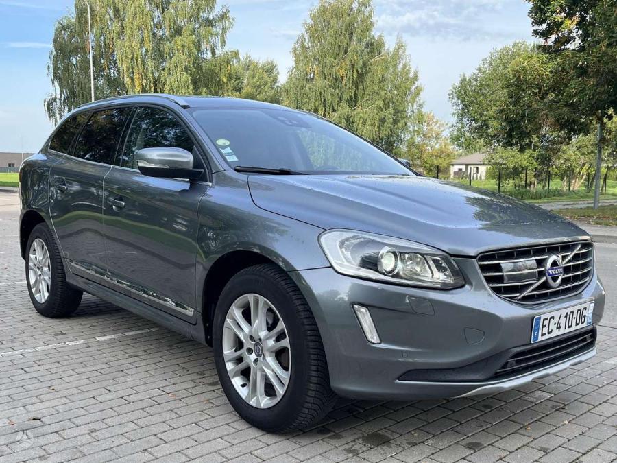 Grey Volvo XC60 2016 in Taurage, with an engine capacity of 2.40 L and mileage of 325 thousand km for 11450 €, photo 4 on AUTOMOTO.COM.LV