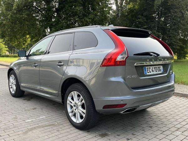 Volvo XC60 2016 in Taurage on AUTOMOTO.COM.LV Grey Volvo XC60 2016 in Taurage, with an engine capacity of 2.40 L and mileage of 325 thousand km for 11450 €, photo 7 on AUTOMOTO.COM.LV