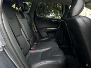 Grey Volvo XC60 2016 in Taurage, with an engine capacity of 2.40 L and mileage of 325 thousand km for 11450 €, photo 16 on AUTOMOTO.COM.LV
