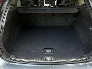 Grey Volvo XC60 2016 in Taurage, with an engine capacity of 2.40 L and mileage of 325 thousand km for 11450 €, photo 19 on AUTOMOTO.COM.LV