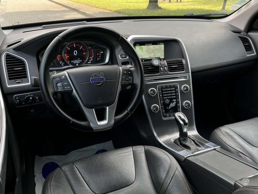 Grey Volvo XC60 2016 in Taurage, with an engine capacity of 2.40 L and mileage of 325 thousand km for 11450 €, photo 26 on AUTOMOTO.COM.LV