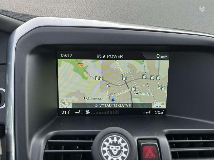 Grey Volvo XC60 2016 in Taurage, with an engine capacity of 2.40 L and mileage of 325 thousand km for 11450 €, photo 30 on AUTOMOTO.COM.LV