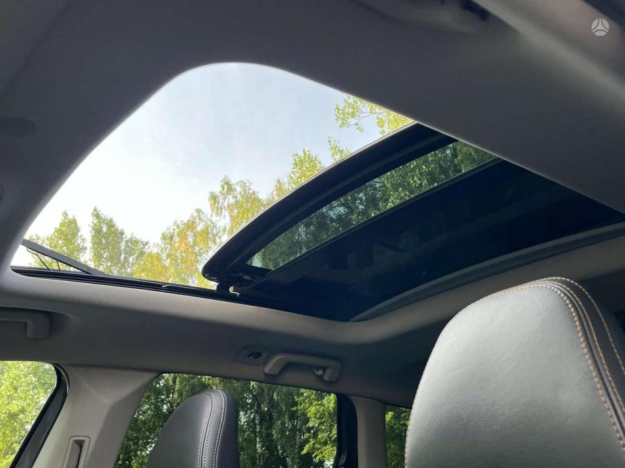 Grey Volvo XC60 2016 in Taurage, with an engine capacity of 2.40 L and mileage of 325 thousand km for 11450 €, photo 32 on AUTOMOTO.COM.LV